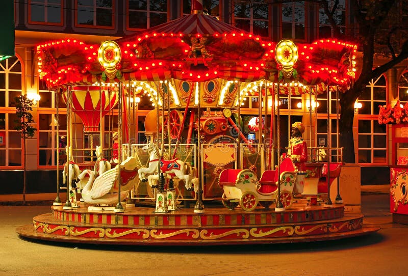 Carrousel stock afbeelding. Image of aantrekkelijkheid - 20292275