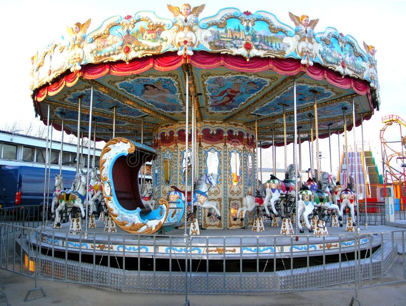 Carrousel image stock. Image du conduite, amusement, carrousel - 5194905
