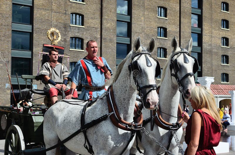 Carrozza a cavalli romana fotografia editoriale. Immagine di antico ...