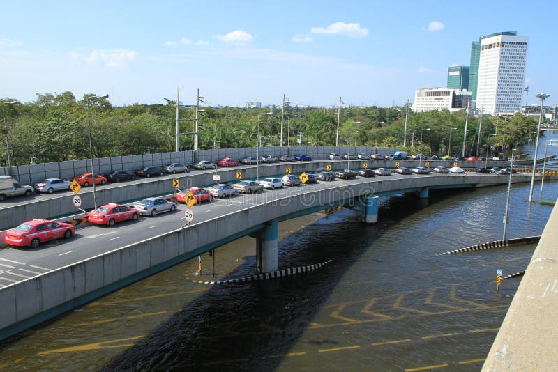 Rriver Arch Stone Bridge with Many Moving Cars Stock Photo - Image of ...