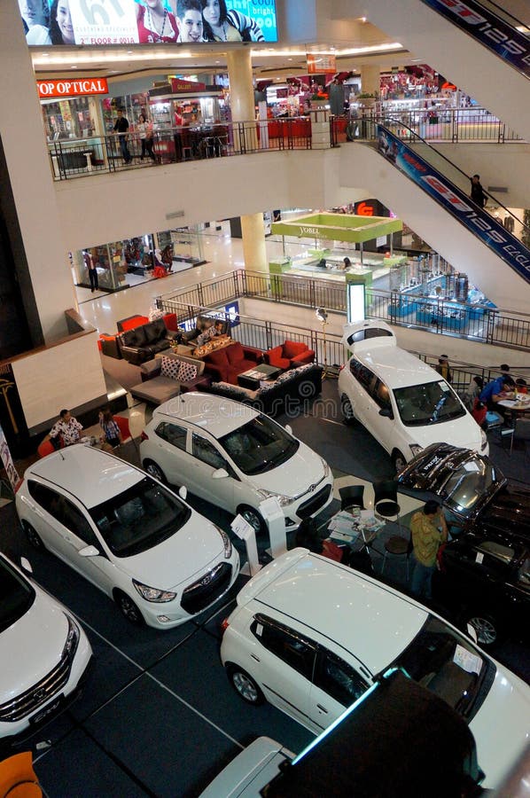 Cars show editorial stock image. Image of vehicle, solo - 46571669