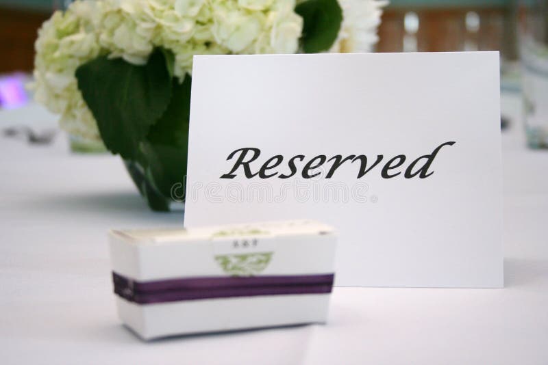 Cartão de mesa reservado imagem de stock. Imagem de reservado - 15213139