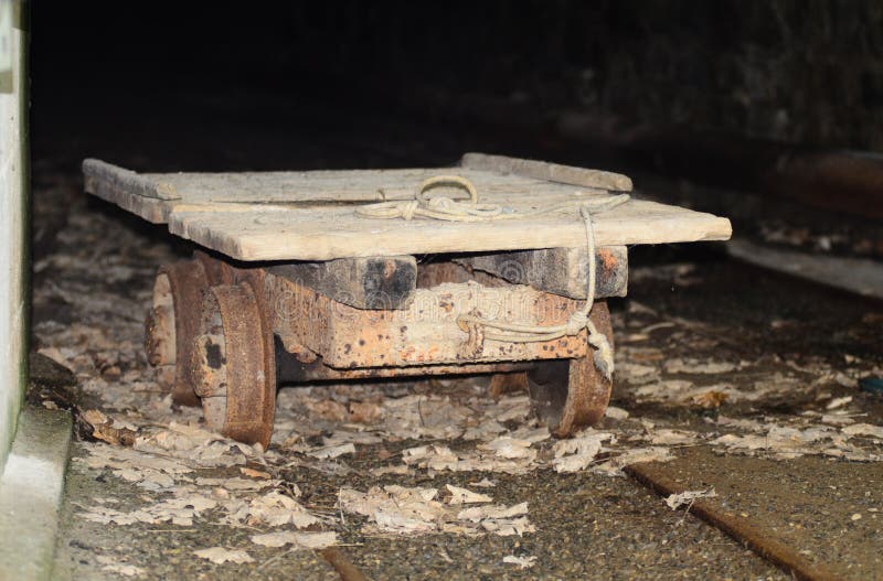 Cart mining stock image. Image of miners, mining, industry - 32947577