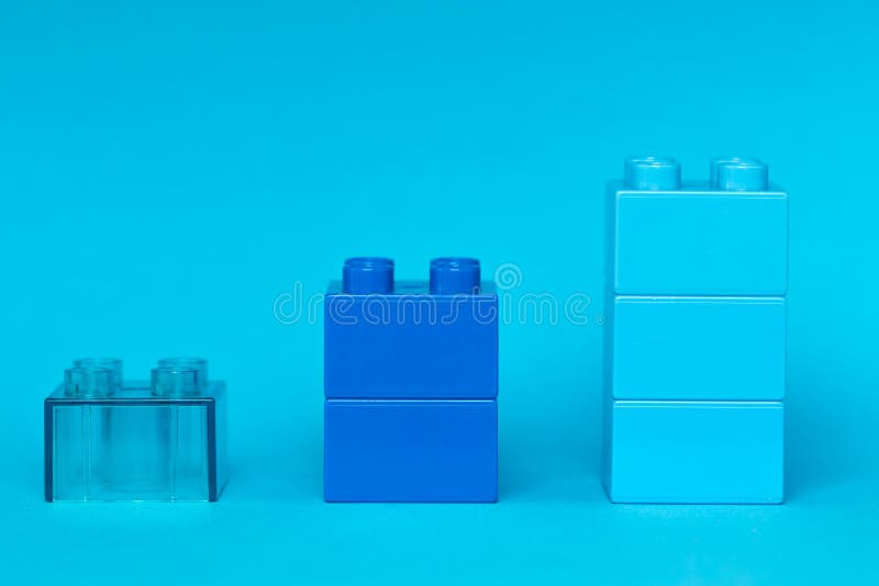Carta De Lego En Fondo Azul Imagen de archivo - Imagen de haga, grande ...