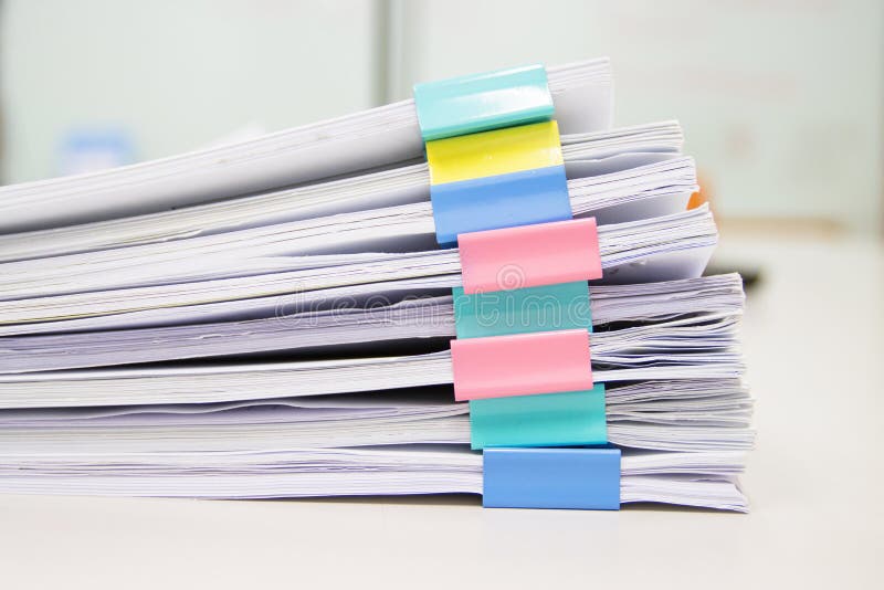 Cartella File E File Cartaceo Dello Stack Di Report Business Nella ...