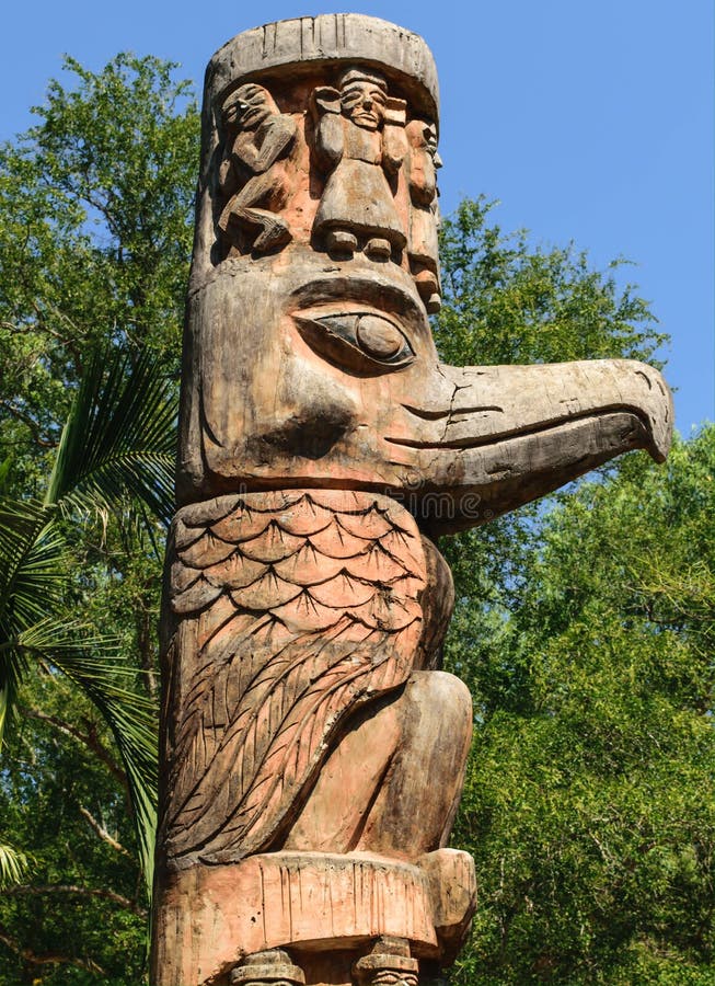 Carve wood editorial image. Image of life, shop, idol - 49129355