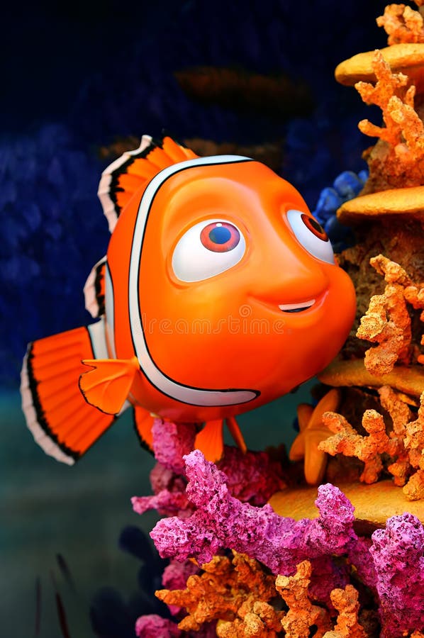 Disney Pixar Procurando Nemo, Dory, O Peixe Azul Imagem de Stock Editorial - Imagem de ...