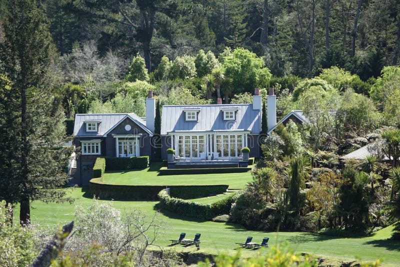 Casa Agradable En Un Lugar Agradable Foto de archivo - Imagen de ...