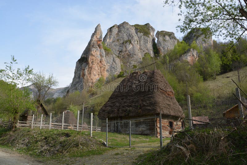 Casa bunicii stock image. Image of bunicii, apusenin - 91803767