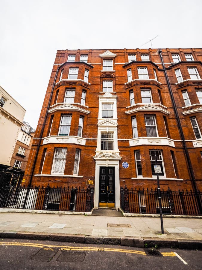 Casa De Russell En Londres Blanco Y Negro Foto de archivo editorial ...