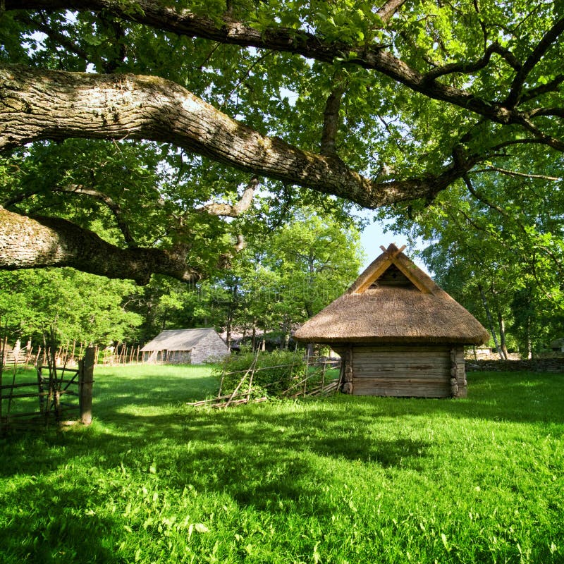 Casa de verano imagen de archivo. Imagen de travieso - 18087977
