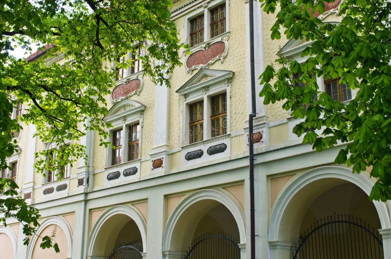 Casa de vivienda polaca imagen de archivo. Imagen de silesia - 83422717