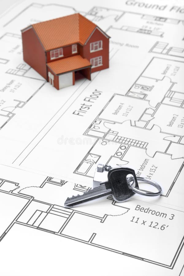 Modello Di Casa E Chiave Su Progetti Fotografia Stock - Immagine di ...
