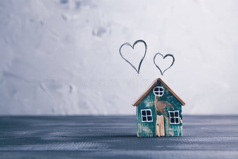 Casa Dulce Casa Casa Madera Con Forma De Corazón Foto de archivo ...