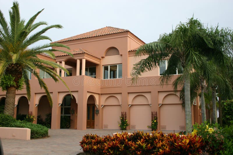 Casa lujosa imagen de archivo. Imagen de casero, chalet - 209307