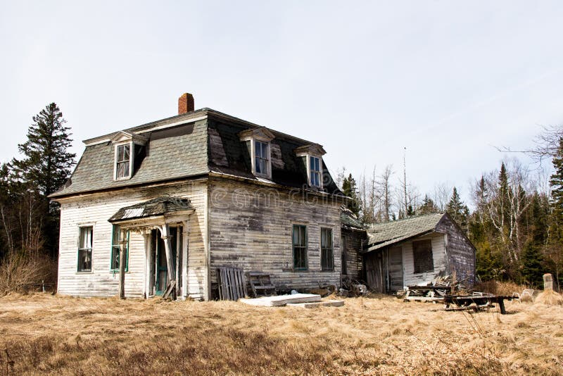 Casa rota vieja foto de archivo. Imagen de aparte, roto - 30345882