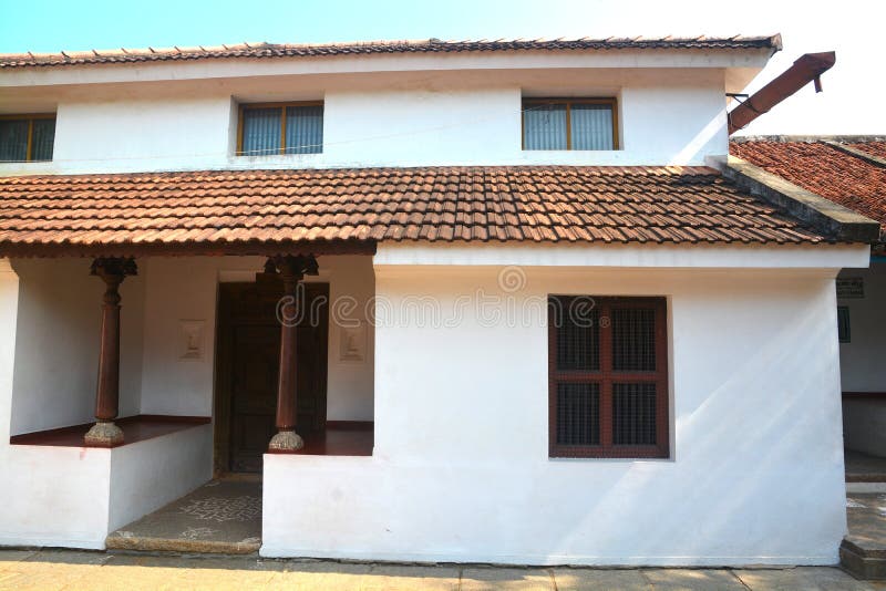 Casa tradicional india imagen de archivo. Imagen de rojo - 111160323