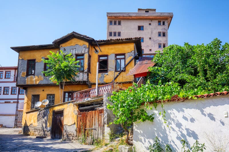 Casa Tradicional Turca En Hamamonu, Ankara, Turquía Foto de archivo ... Casa Tradicional Turca En Hamamonu, Ankara, Turquía Foto de archivo ...