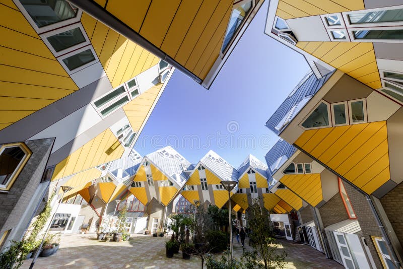 Casas cúbicas en Rotterdam imagen de archivo. Imagen de holandés - 28720217