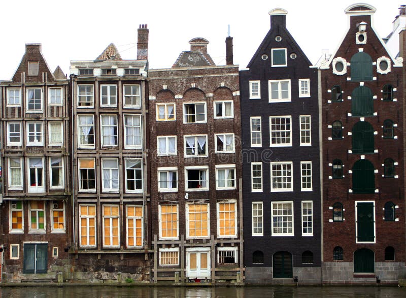 Casas de Amsterdam imagen de archivo. Imagen de recorrido - 1084879