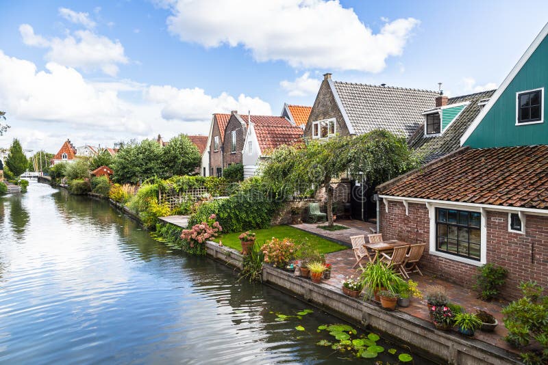 Casas De Amsterdam En Los Canales Imagen editorial - Imagen de azul ...