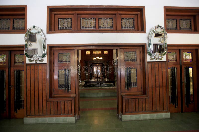 Casas do luxo de Java imagem de stock editorial. Imagem de ambiental ...