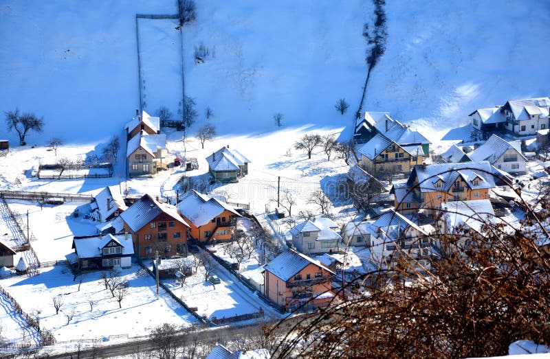 Casas En Rucar-salvado Del Paso Imagen de archivo - Imagen de ganados ...