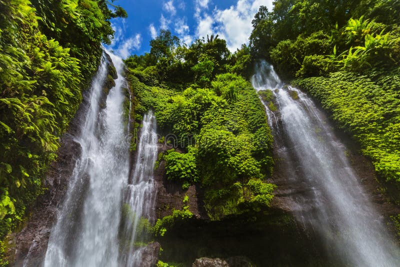 Cascada De Sekumpul - Isla Indonesia De Bali Foto de archivo - Imagen ...