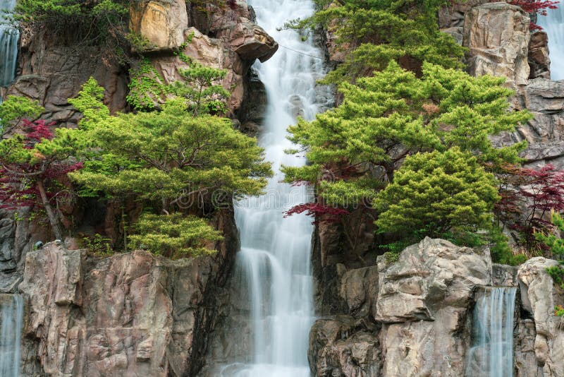 Cascada En Anyang Bunkan Park Korea Foto de archivo - Imagen de turismo ...