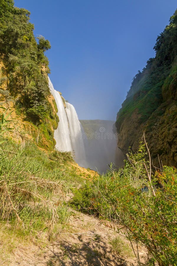Cascada Tamul - Waterfall at Tamul Stock Photo - Image of natural ...