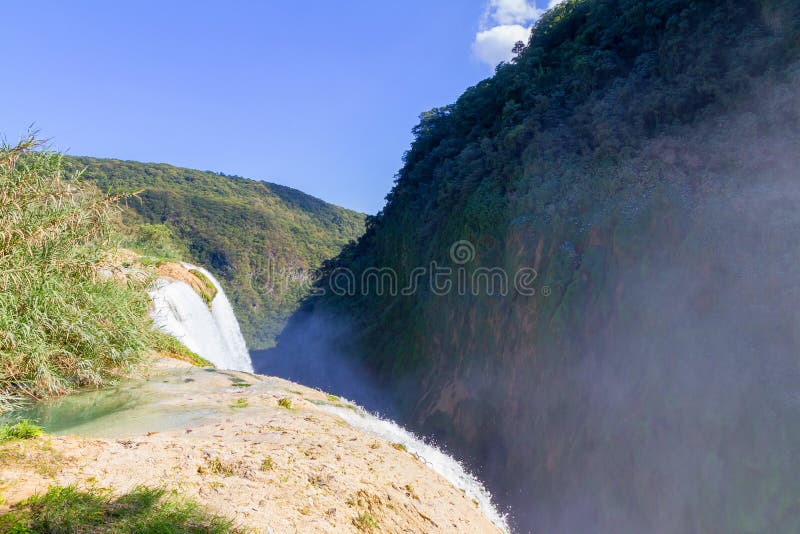 Cascada Tamul - Waterfall at Tamul Stock Image - Image of park ...