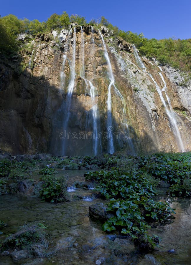 Cascadas Grandes En El Lago Plitvice Imagen de archivo - Imagen de ...
