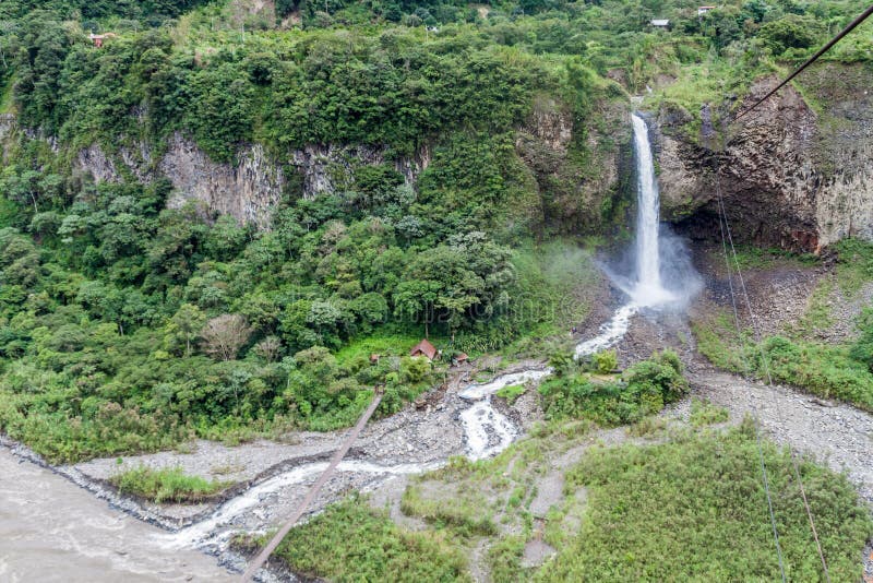Cascade De Manto De La Novia Bridal Veil Image stock - Image du nature ...