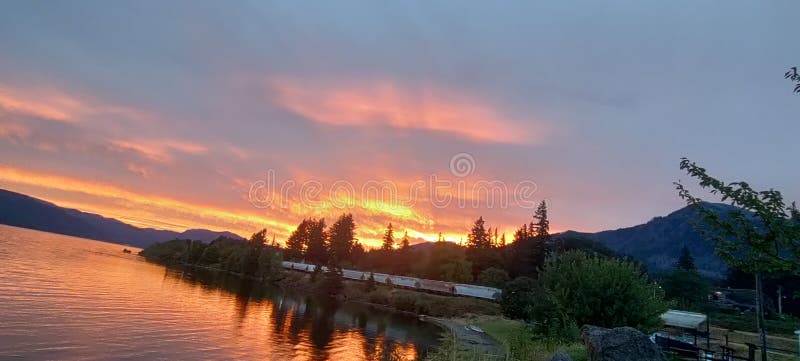 Cascade Locks Sunrise stock photo. Image of cloud, cascade - 232131288