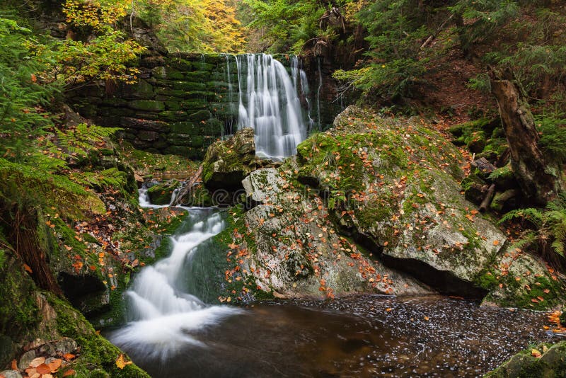 Cascade on the river stock photo. Image of calmness, leaves - 33188006