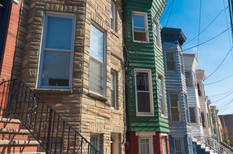 Case americane tipiche fotografia stock. Immagine di vicinanza - 83623248