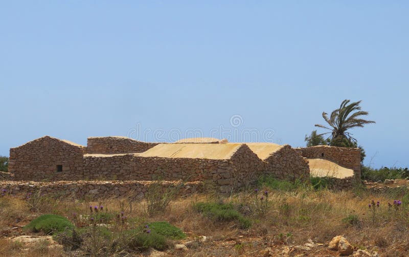Case Antiche Fatte Della Pietra in Sicilia Italia Fotografia Stock ...