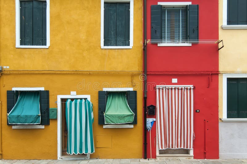Case colorate di Burano immagine stock. Immagine di rosso - 32830269