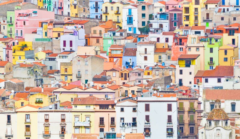 Case Colourful di Bosa fotografia stock. Immagine di sardegna - 76916984
