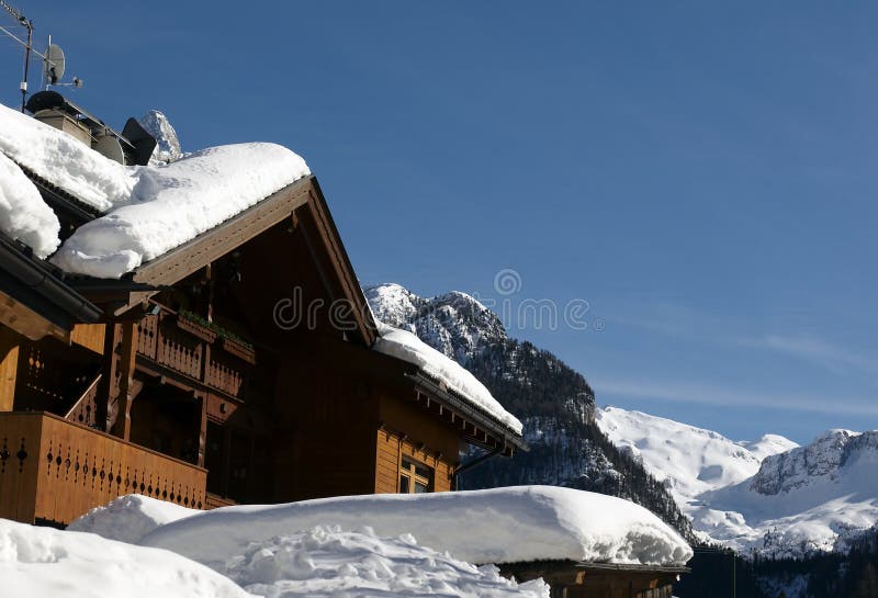 Case di Alpen fotografia stock. Immagine di sceneggiature - 9092500