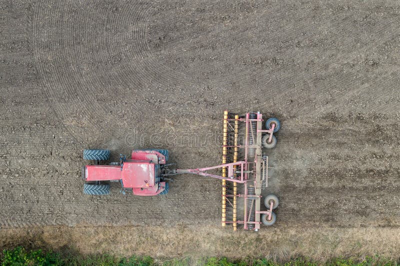 A Case IH 7230 Tractor Pulls a Väderstad Carrier through the Field To ...