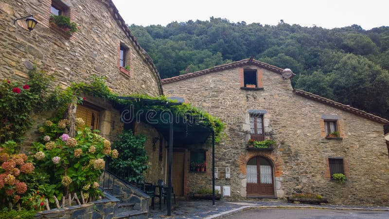 Case rurali immagine stock. Immagine di fattoria, paese - 44393311