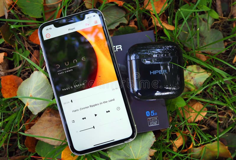 A Case for Storing Wireless Headphones. Modern Wireless Headphones for ...