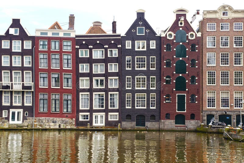 Case Tradizionali Di Amsterdam. Fotografia Editoriale - Immagine di ...
