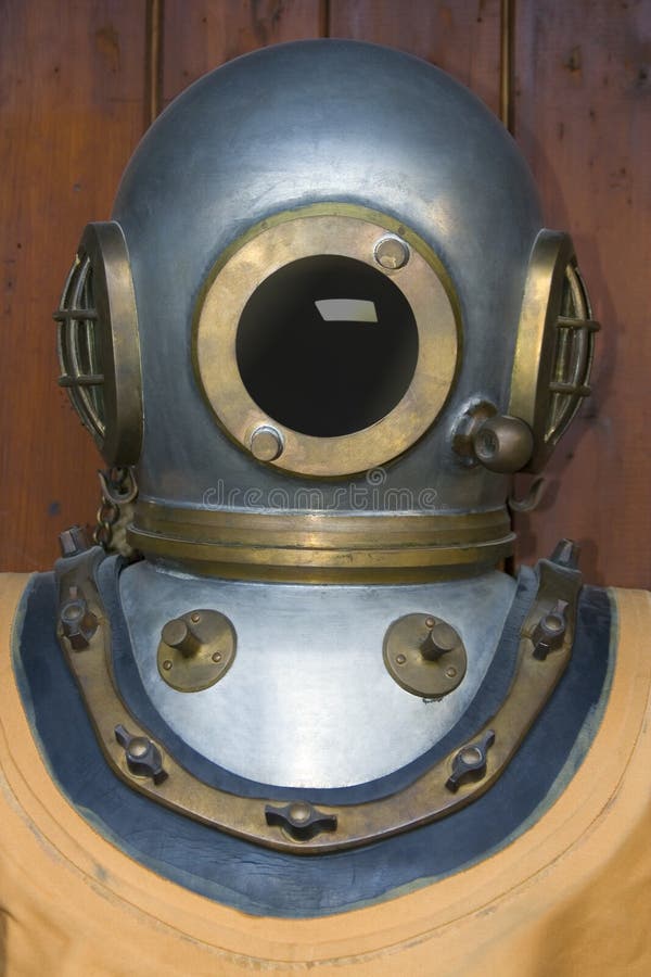 Casque De Plongée De Vintage Image stock - Image du avance, laiton ...