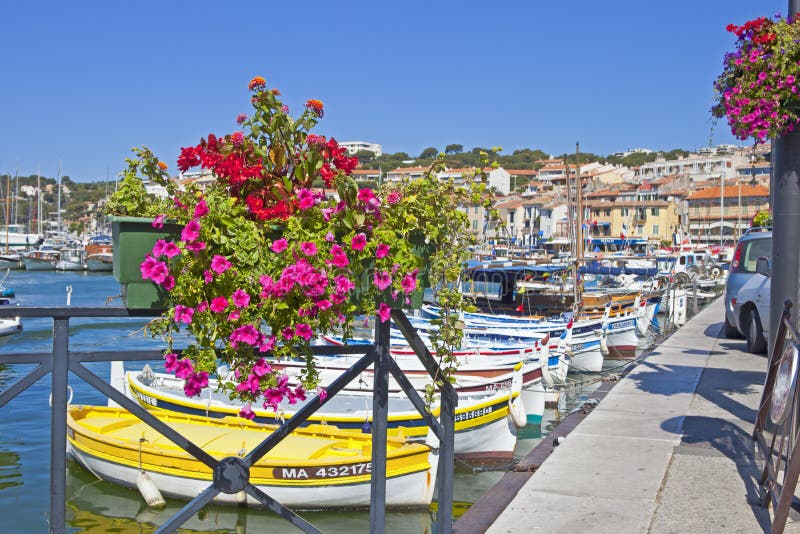 Cassis harbour editorial photo. Image of seascape, french - 137670696