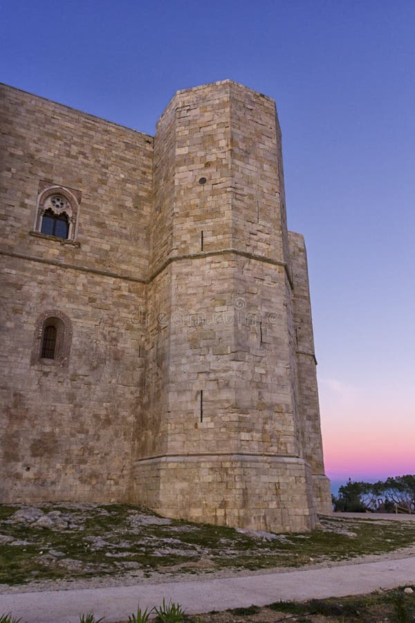 Castel Del Monte, Andria, Montagna Del Castello Fotografia Stock ... Castel Del Monte, Andria, Montagna Del Castello Fotografia Stock ...