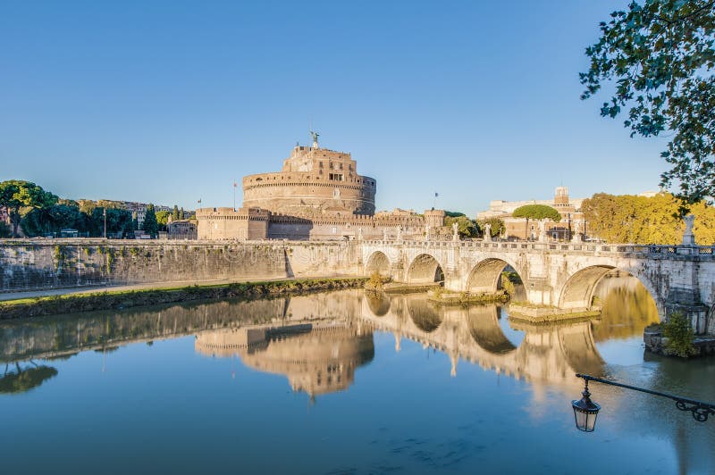 Castel Sant Angelo En Parco Adriano, Roma, Italia Imagen de archivo ...