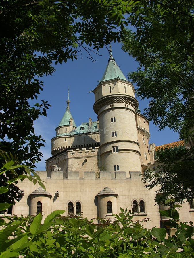 Castello fotografia stock. Immagine di costruzione, castello - 486048