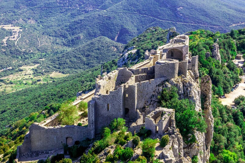 Castello Cátaro Di Peyrepertuse Immagine Stock - Immagine di francese ...